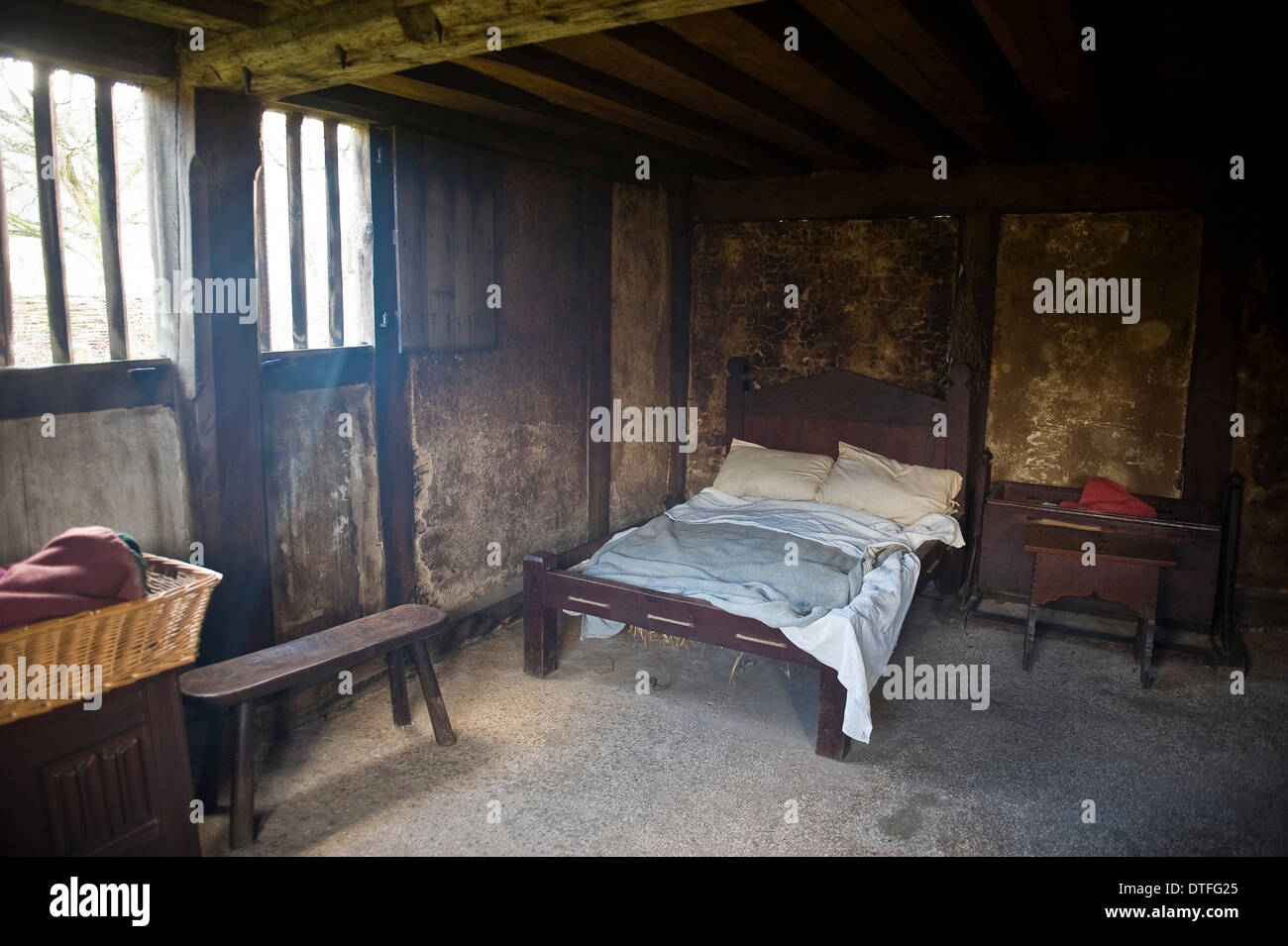 Tudor bedroom in Bayleaf farmstead at the Weald & Downland Open Air ...