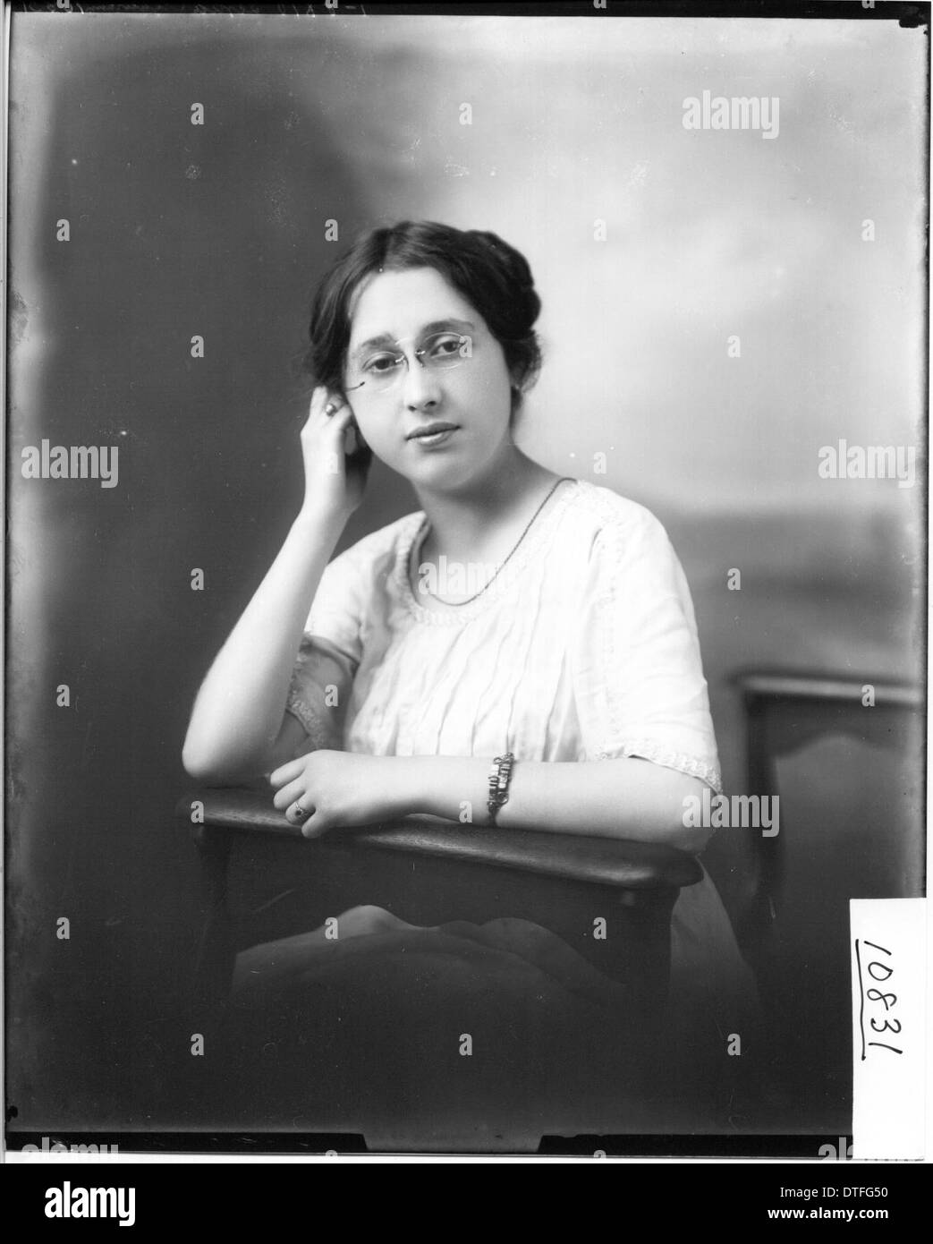 This 1911 portrait photograph of Ruth Wray captures the elegance and ...