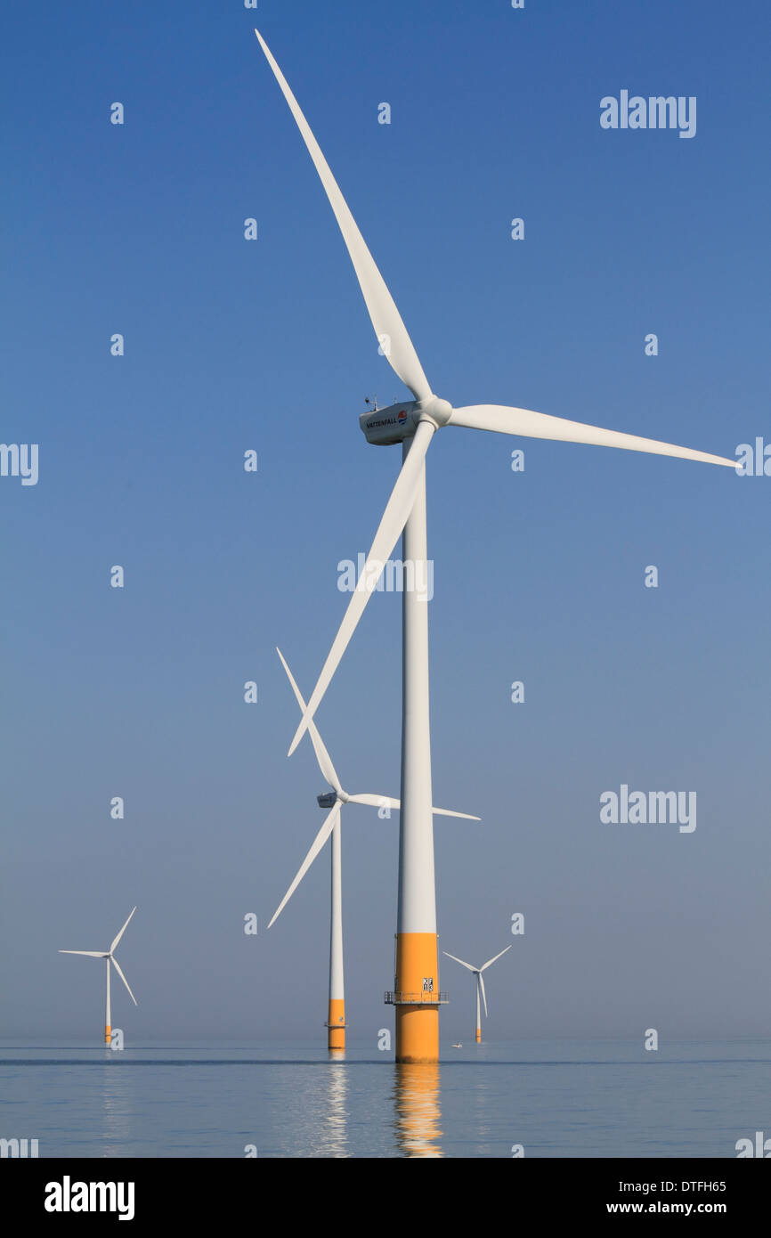 Thames estuary wind farm hi-res stock photography and images - Alamy