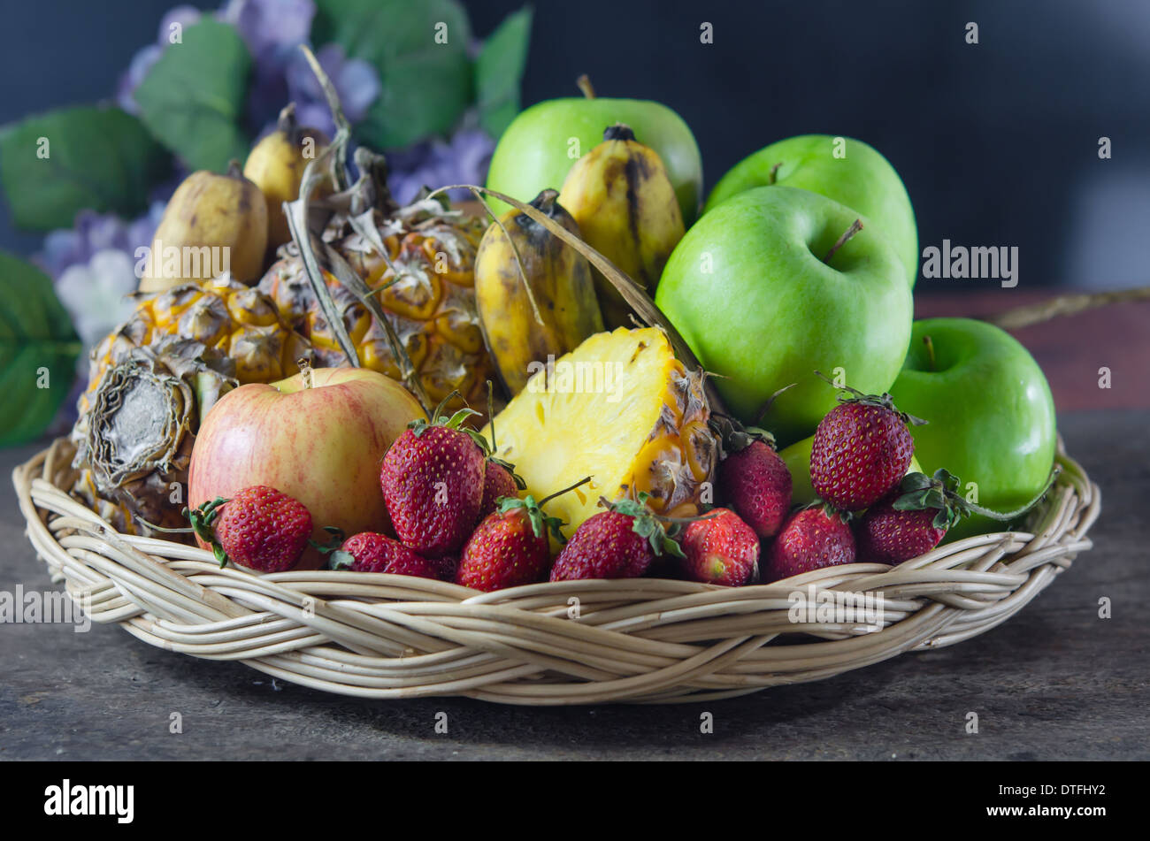 Pineapple slice and banana hi-res stock photography and images - Alamy