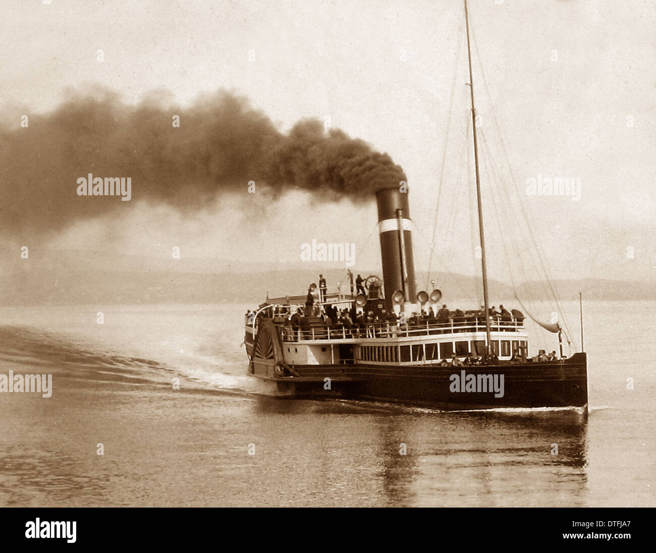 River Clyde paddle steamer Victorian period Stock Photo - Alamy
