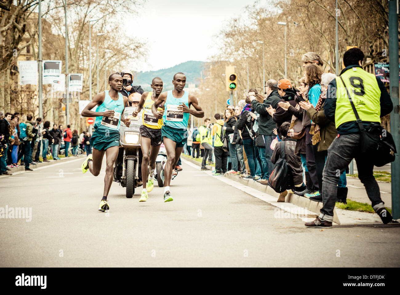 Long distance runners hi-res stock photography and images - Alamy