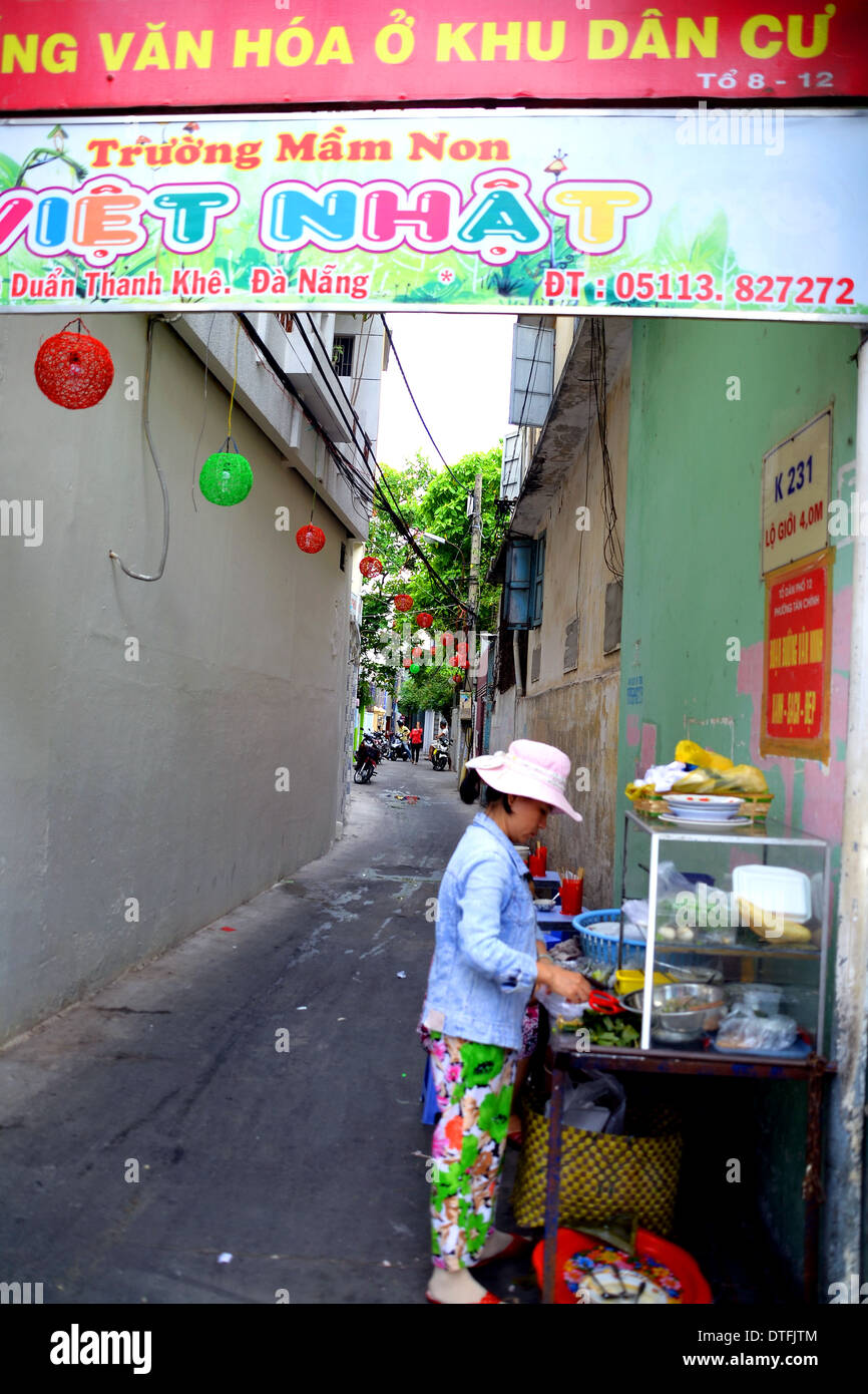 Street hawker stall in alley in Danang Vietnam Stock Photo - Alamy