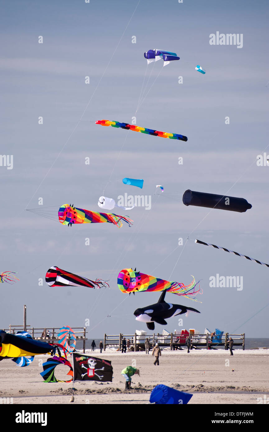Sand kiting hi-res stock photography and images - Alamy
