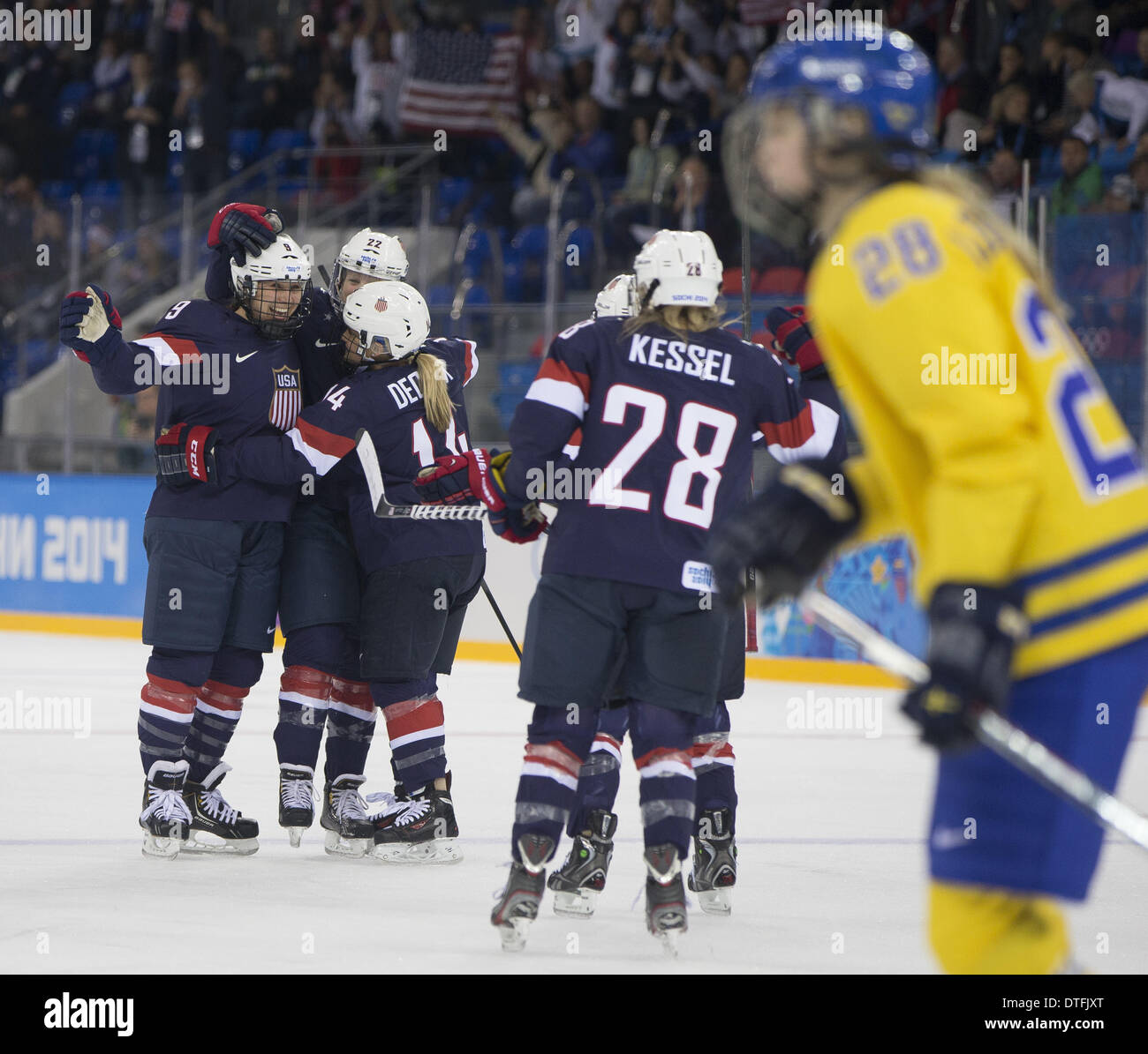 Amanda kessel hockey hi-res stock photography and images - Alamy