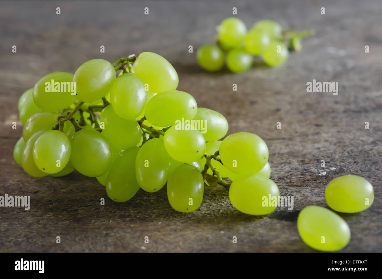 Fresh green grapes hi-res stock photography and images - Alamy