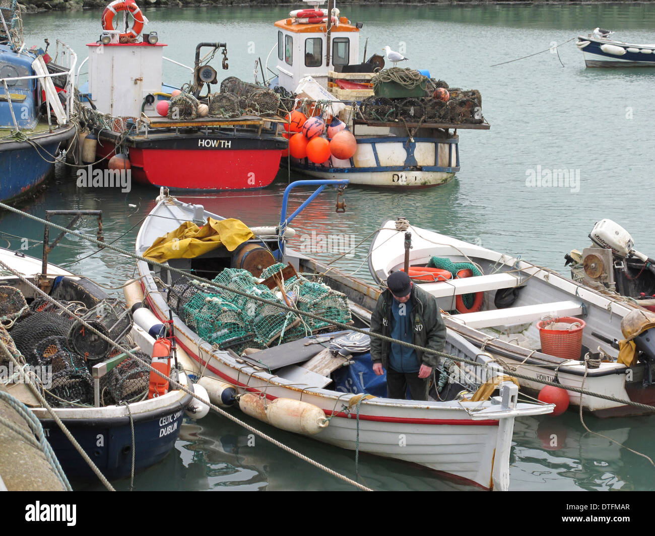 Fishing boats howth harbour hi-res stock photography and images - Alamy