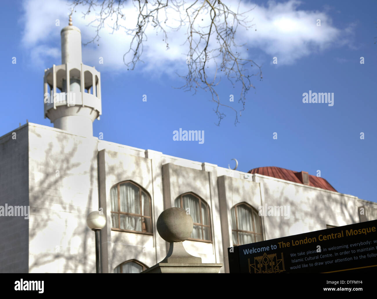 Regents park mosque architecture hi-res stock photography and images ...