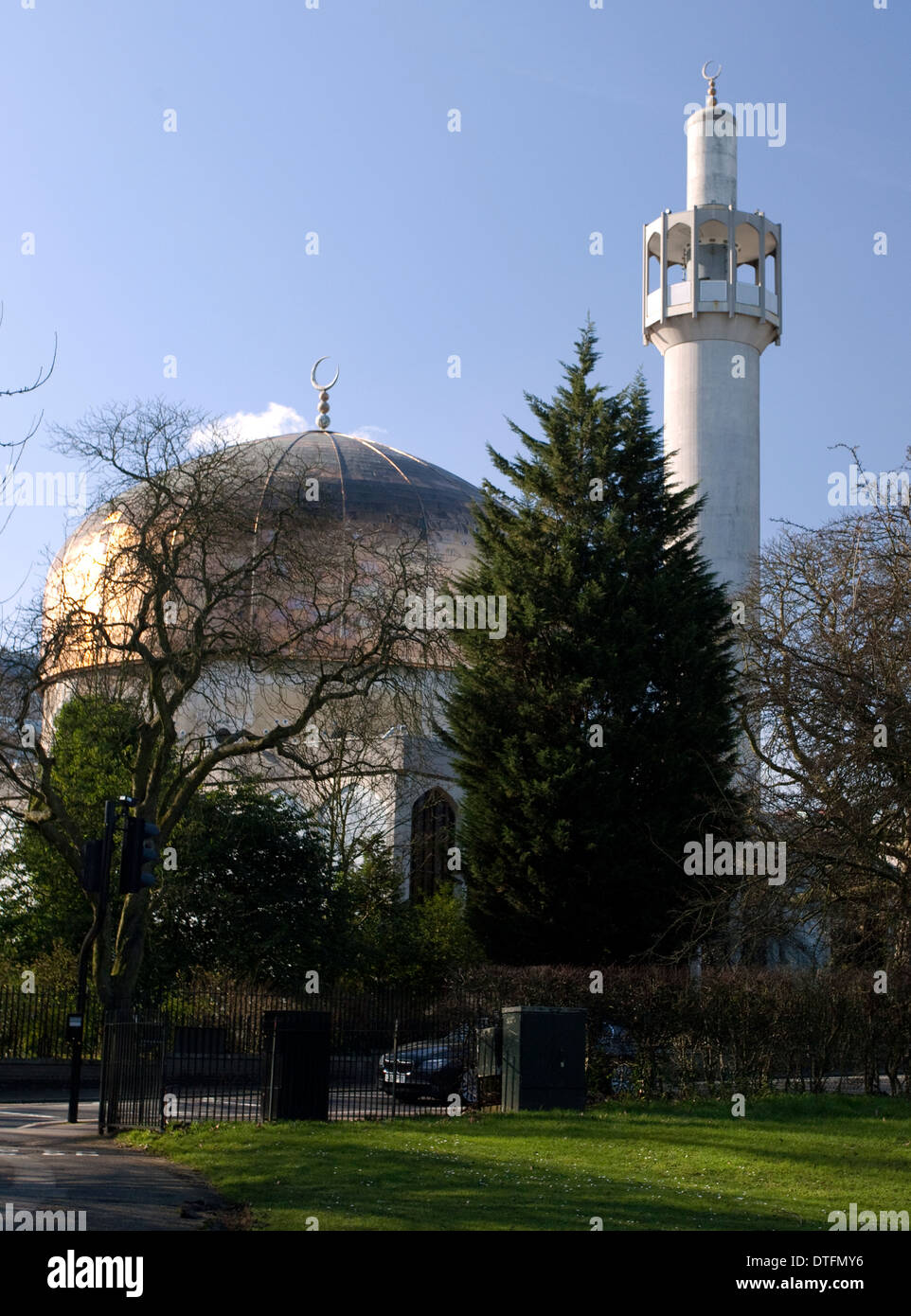 Regents Park Mosque Architecture High Resolution Stock Photography and ...