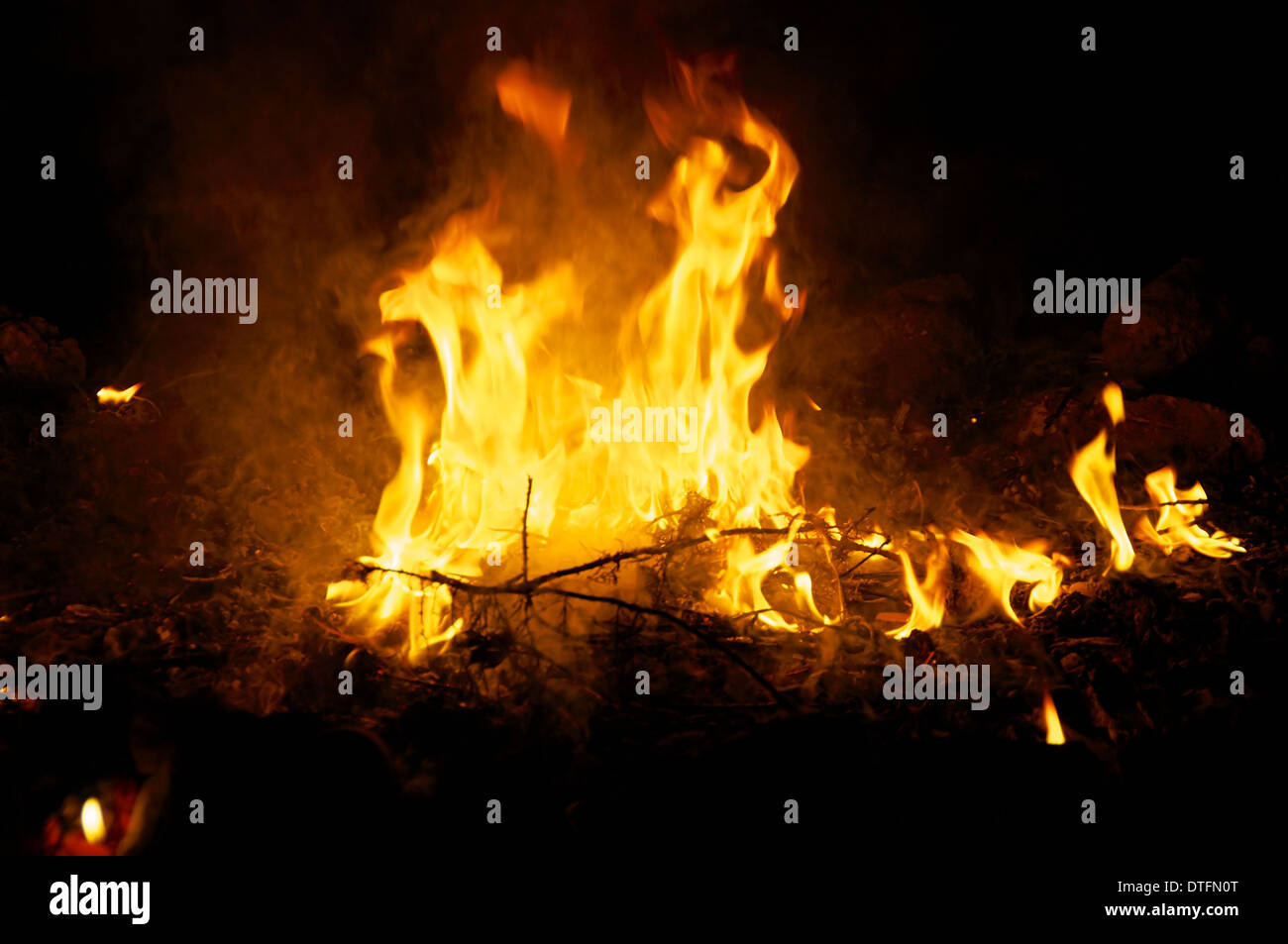 Mayan ceremonial fire hi-res stock photography and images - Alamy