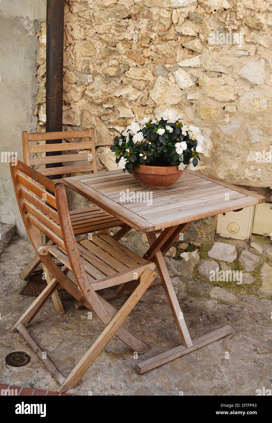 Outdoor dining restaurant break fast table hi-res stock photography and ...