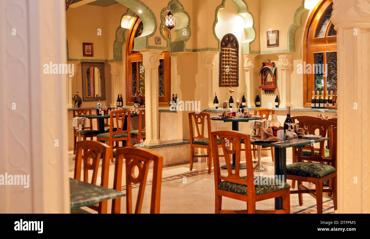 Indian restaurant interior hi-res stock photography and images - Alamy