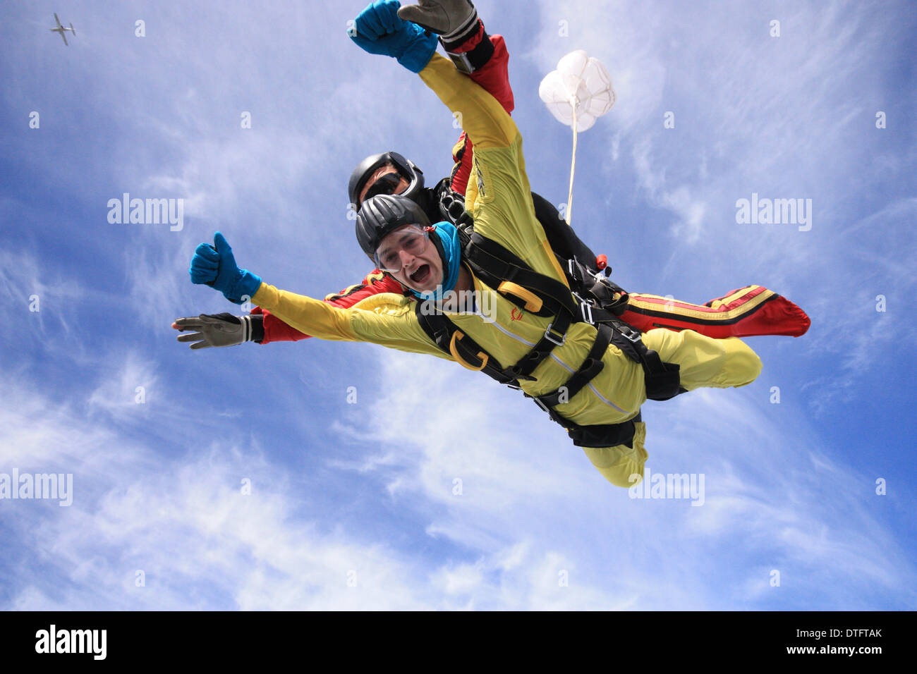 Tandem skydive hi-res stock photography and images - Alamy