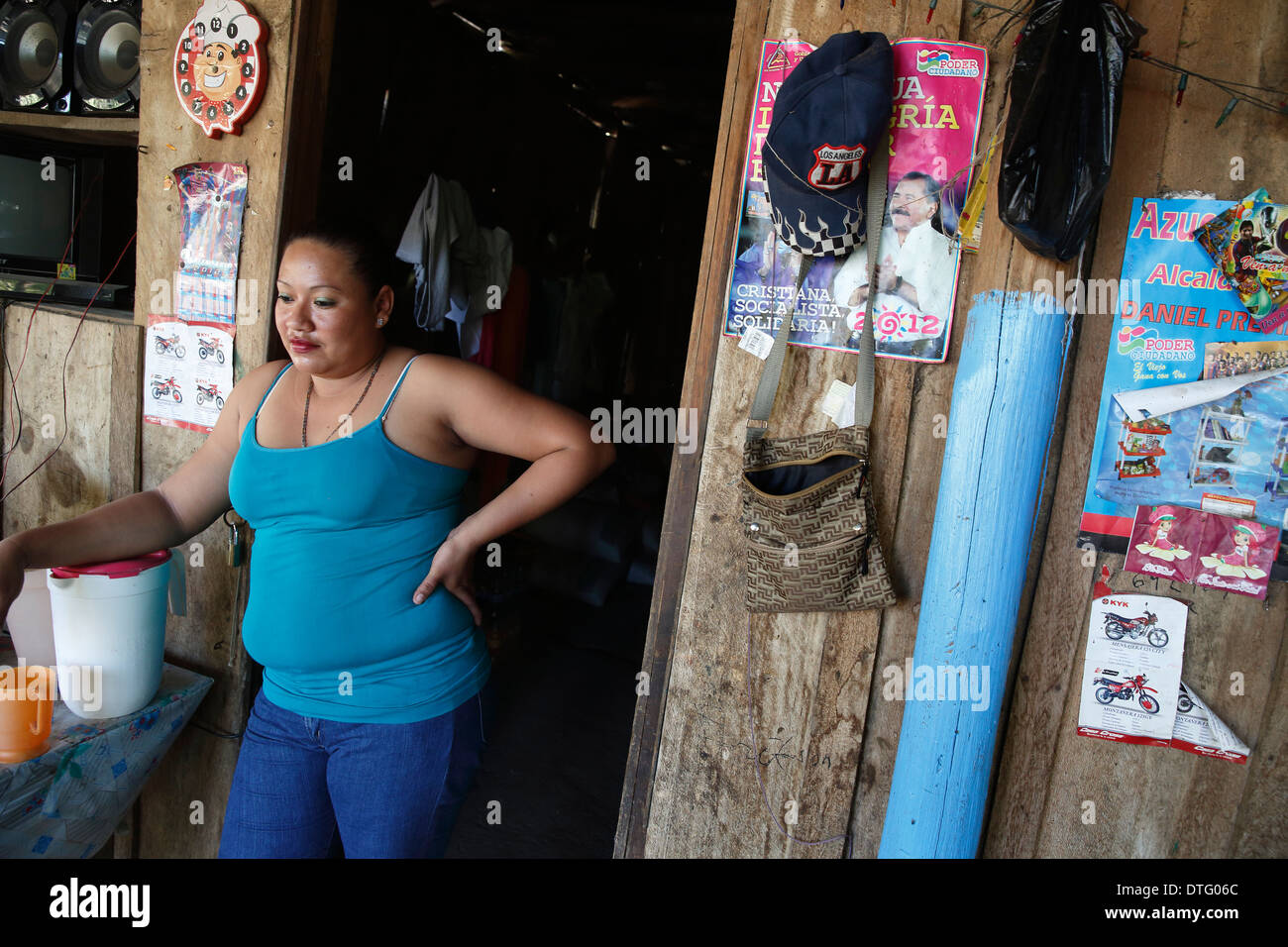 Poor small store hi-res stock photography and images - Alamy