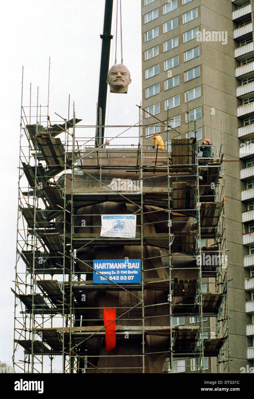 Lenin statue berlin head hi-res stock photography and images - Alamy