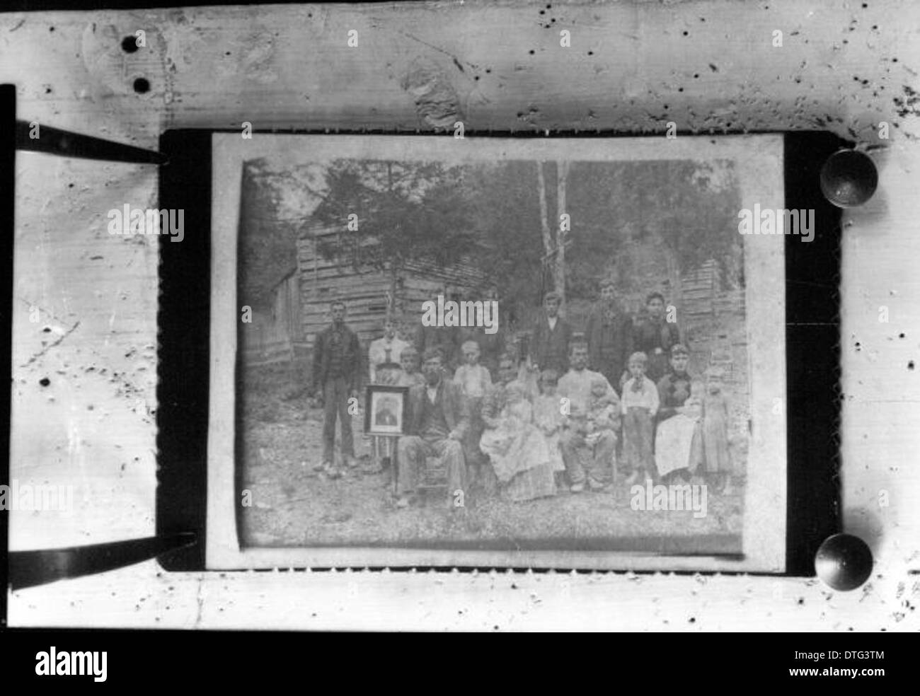 Family group posed in hi-res stock photography and images - Alamy