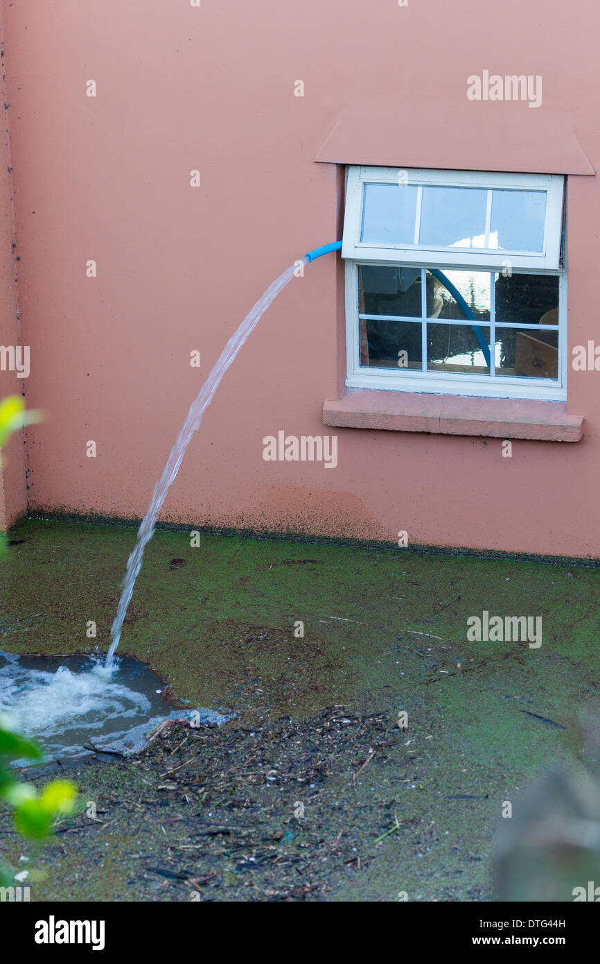 Falling water levels hi-res stock photography and images - Alamy