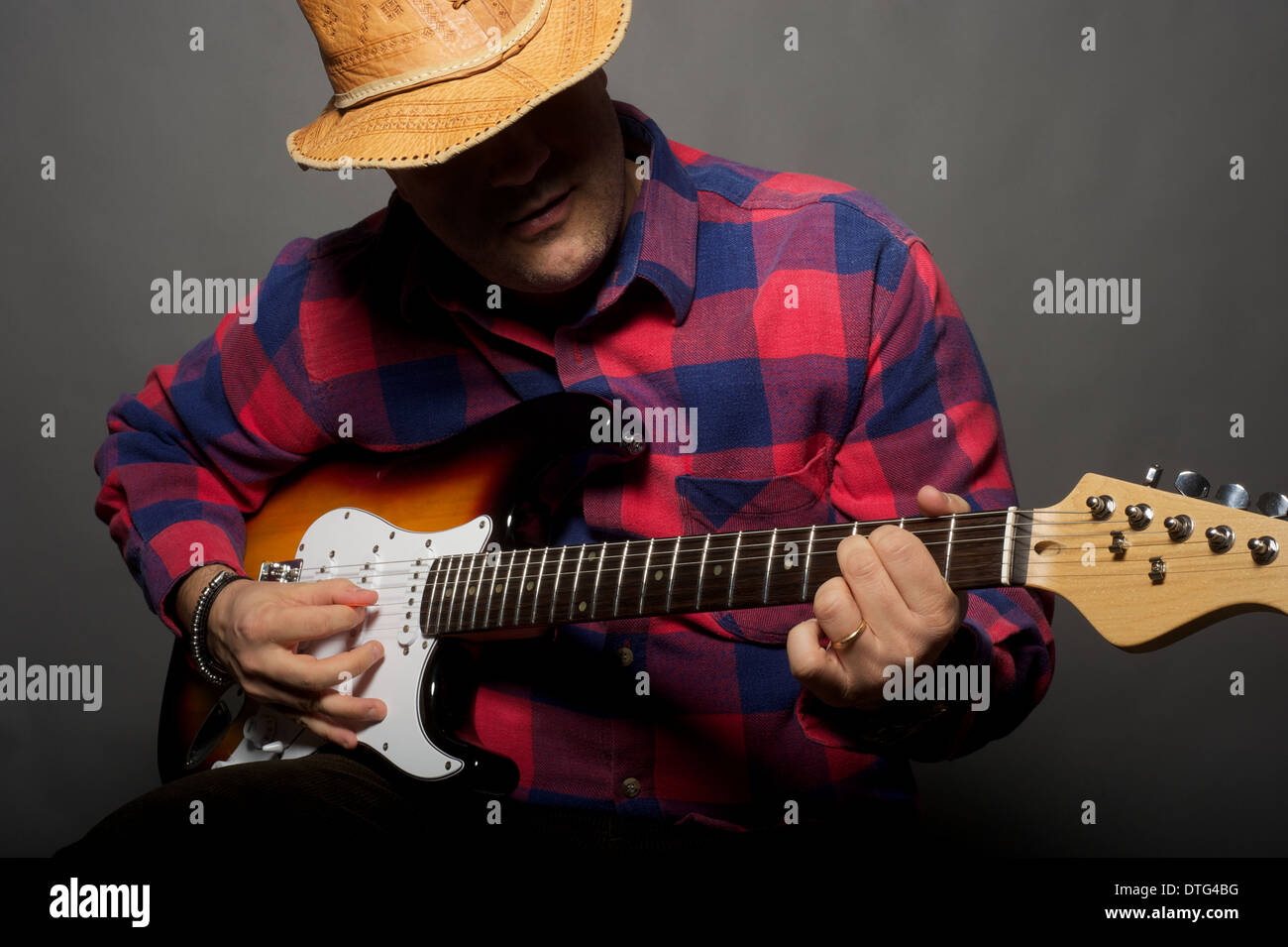 Guitarist performing stage nightclub hi-res stock photography and ...