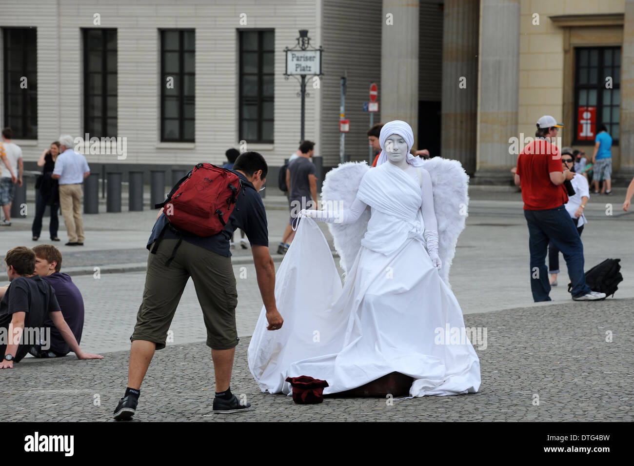 Artist artists hi-res stock photography and images - Alamy