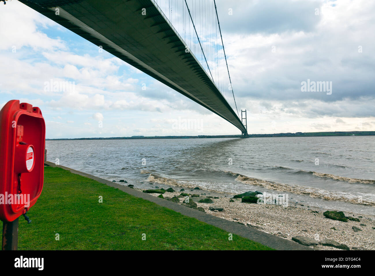 The Humber Bridge and river construction architecture span Kingston ...
