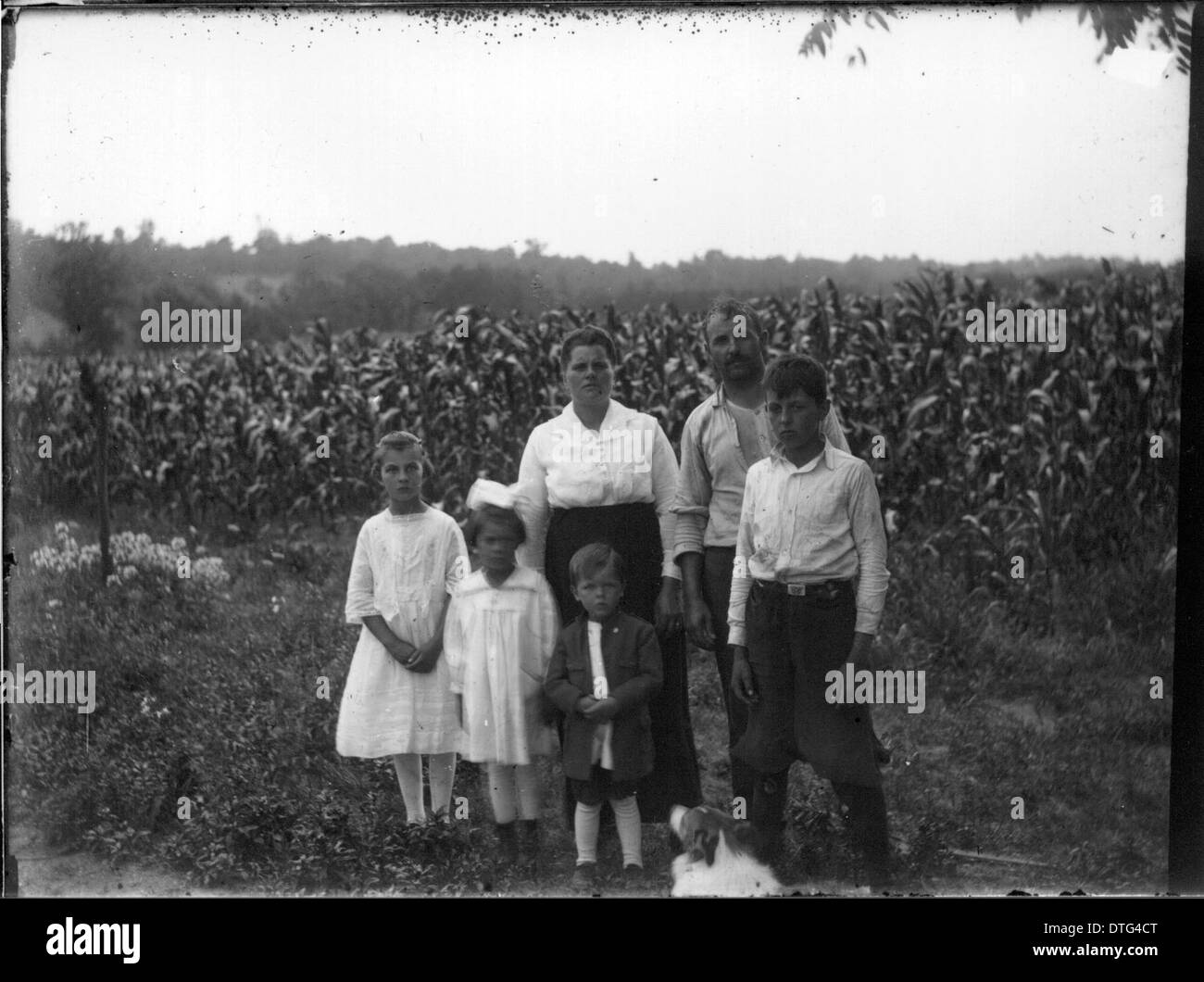 Group farm children in Black and White Stock Photos & Images - Alamy