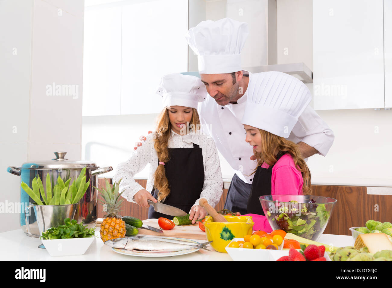 Junior school girls hi-res stock photography and images - Alamy