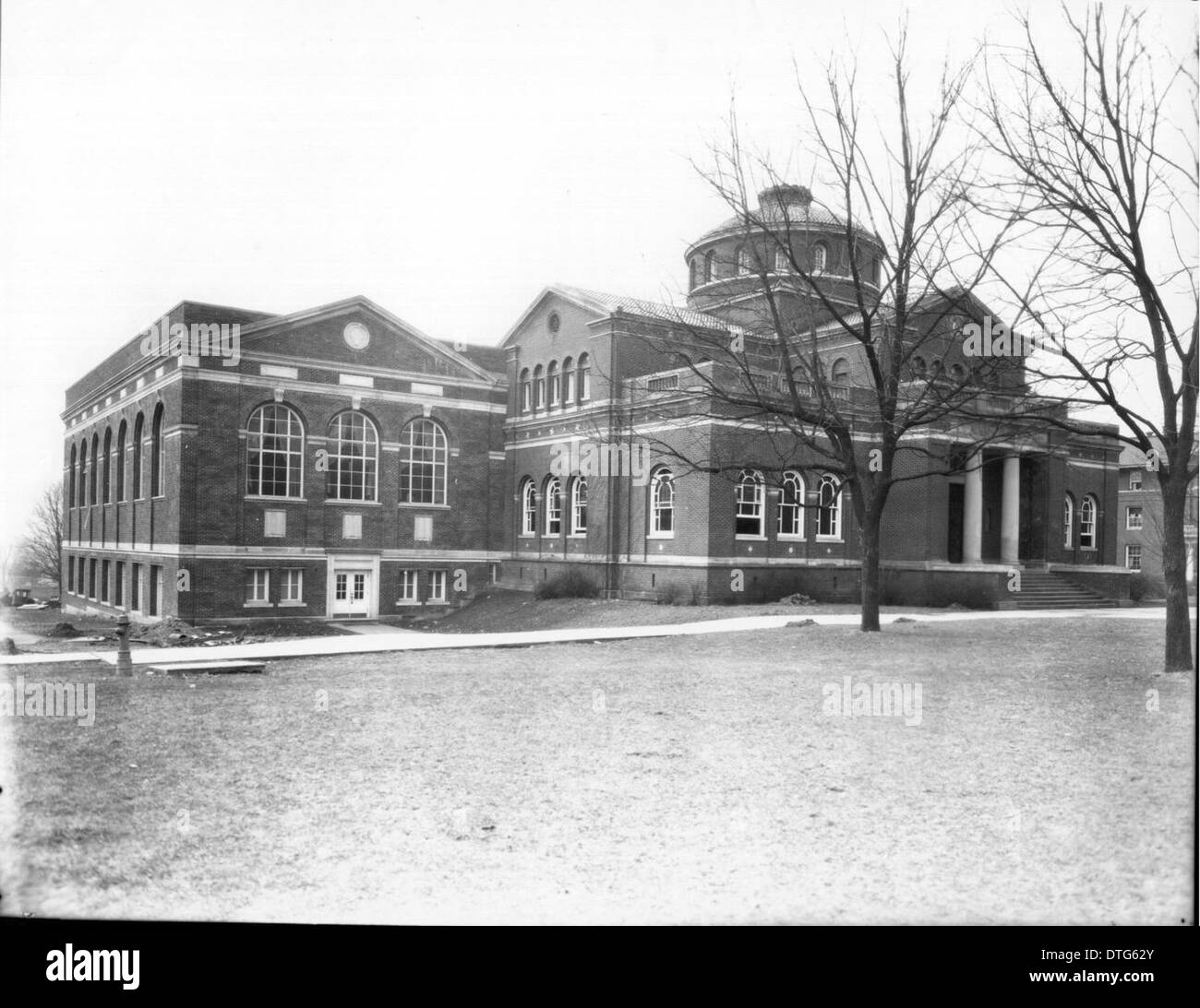 This photograph captures the Alumni Library at Miami University in ...