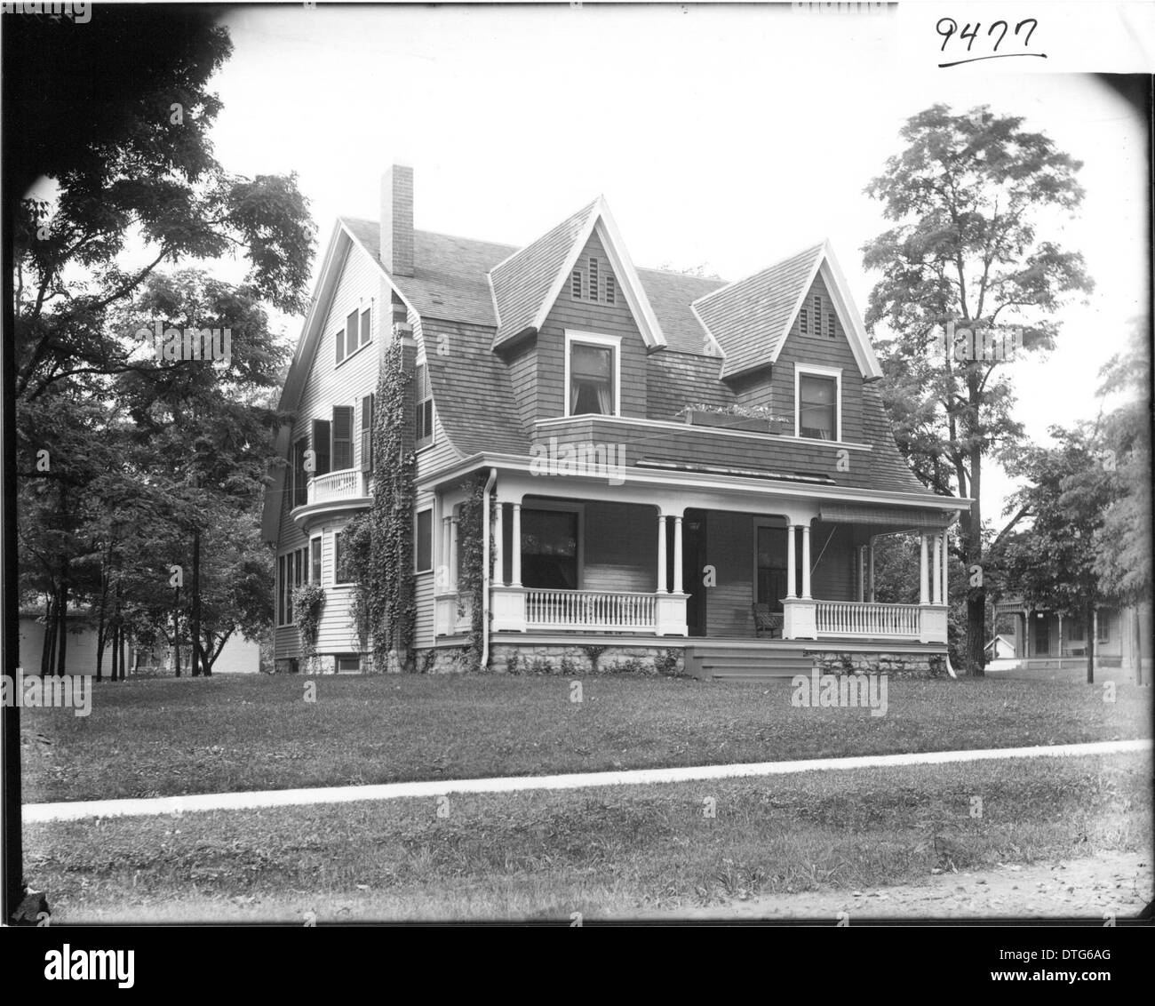 Built in 1909 Black and White Stock Photos & Images - Alamy