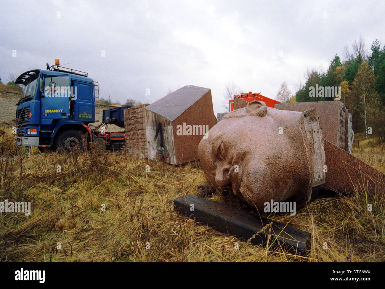 Statue of lenin east germany hi-res stock photography and images - Alamy
