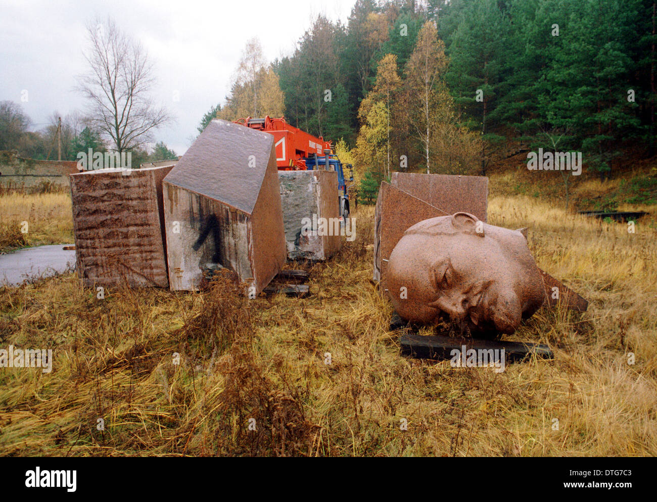 Statue of lenin east germany hi-res stock photography and images - Alamy