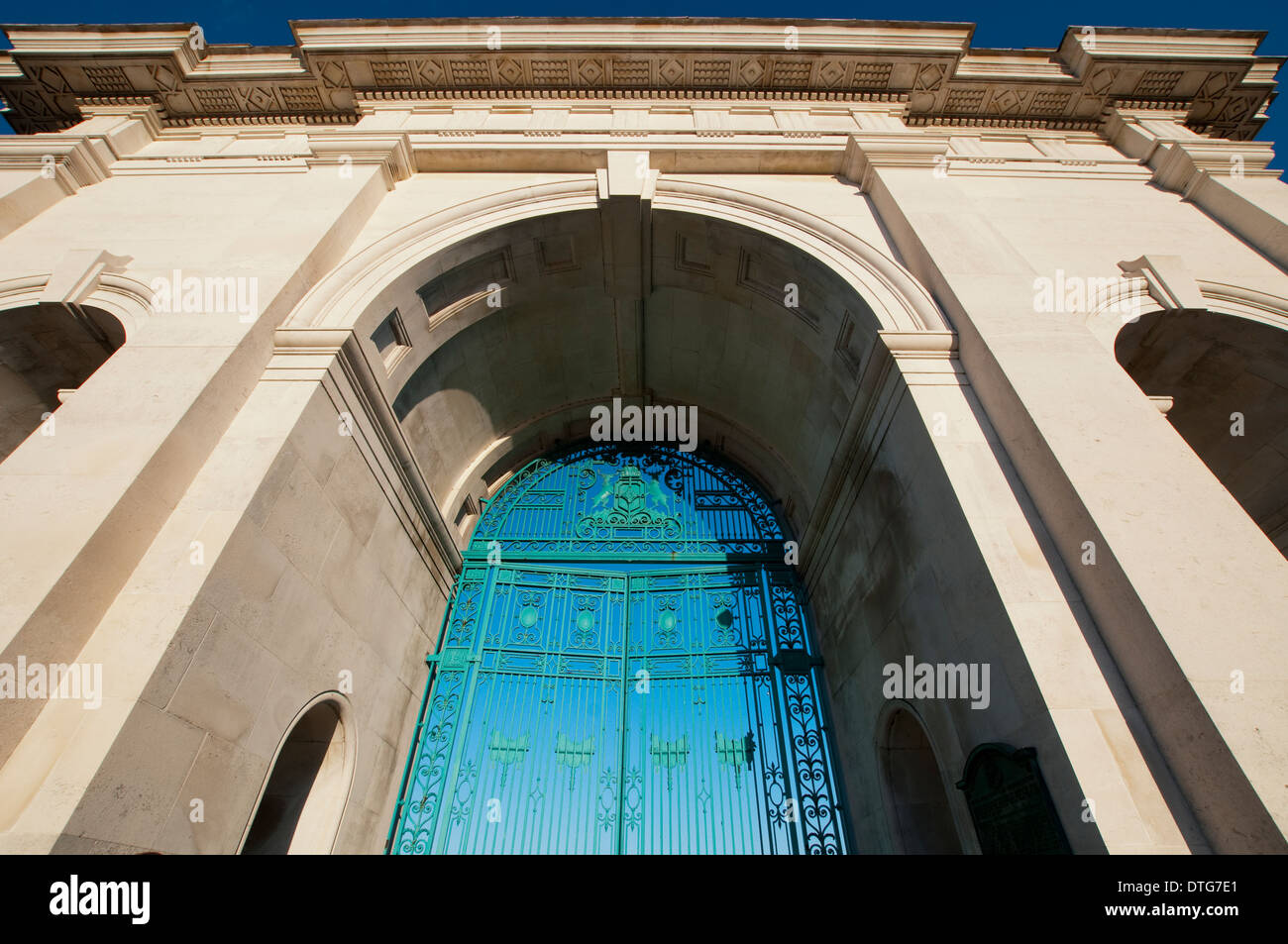 Victoria War Memorial at the Embankment in Nottingham, England UK Stock ...