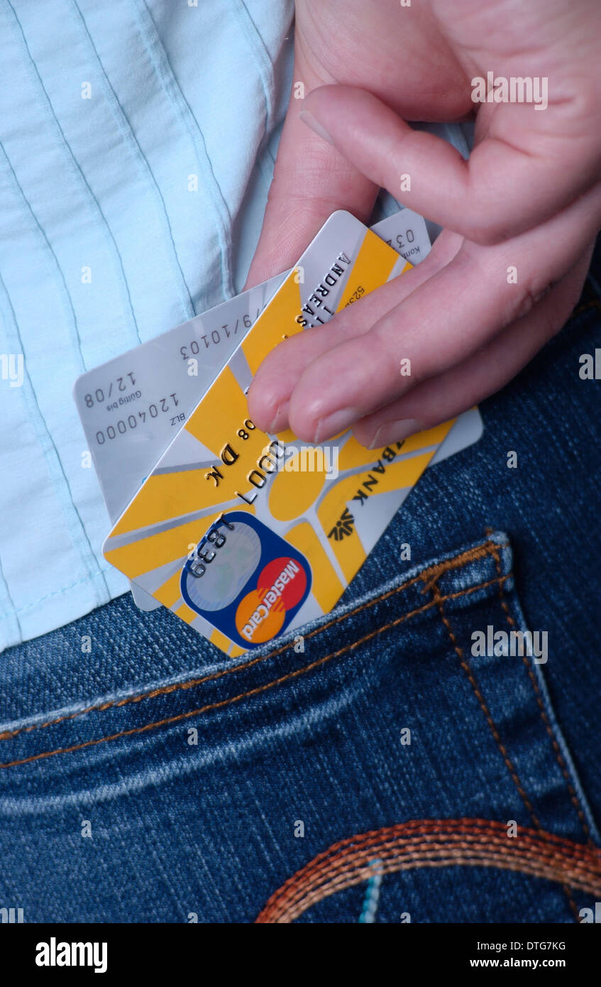 Mastercard symbol hi-res stock photography and images - Alamy