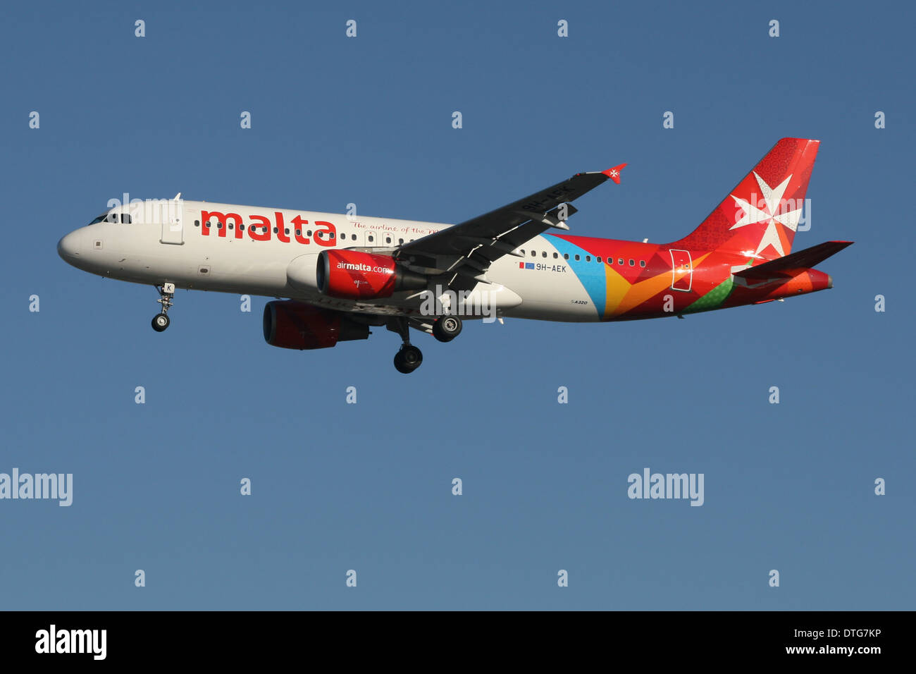 Air malta airbus a320 hi-res stock photography and images - Alamy