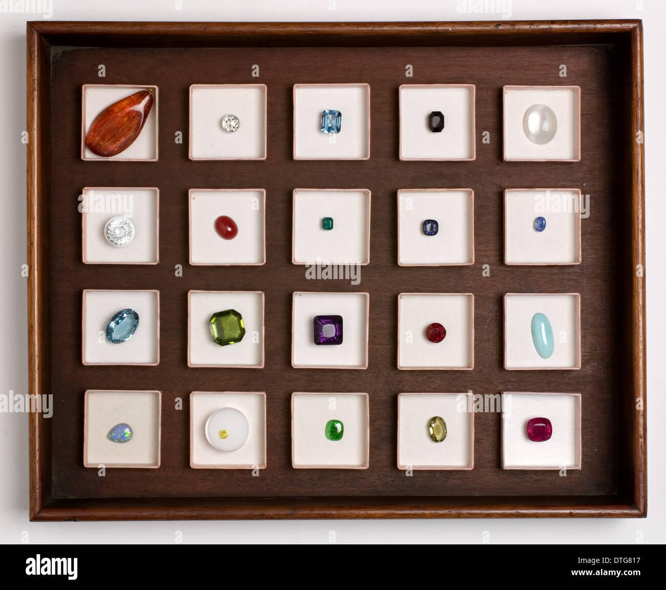 Gemstones tray hi-res stock photography and images - Alamy