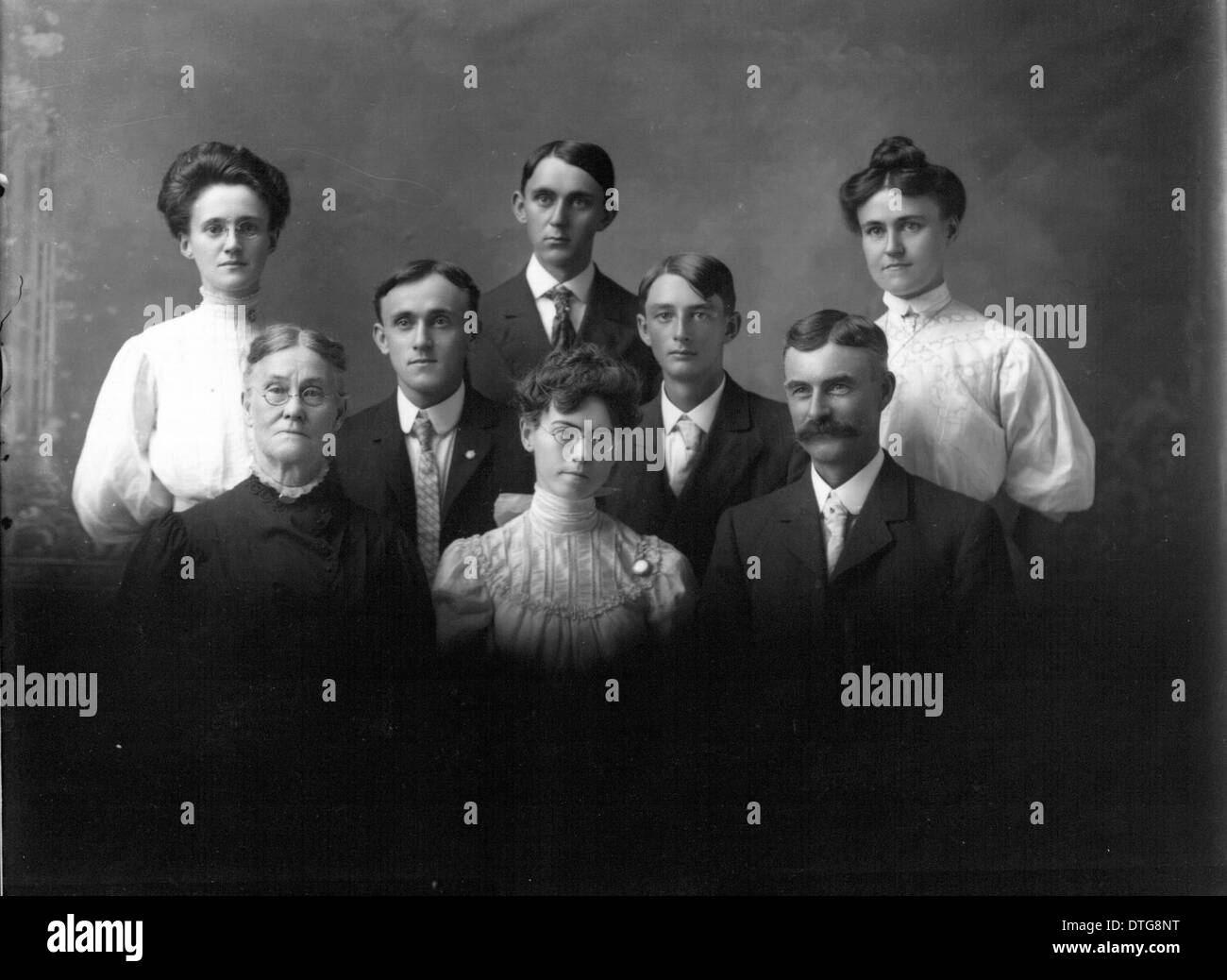 1906 photograph hi-res stock photography and images - Alamy