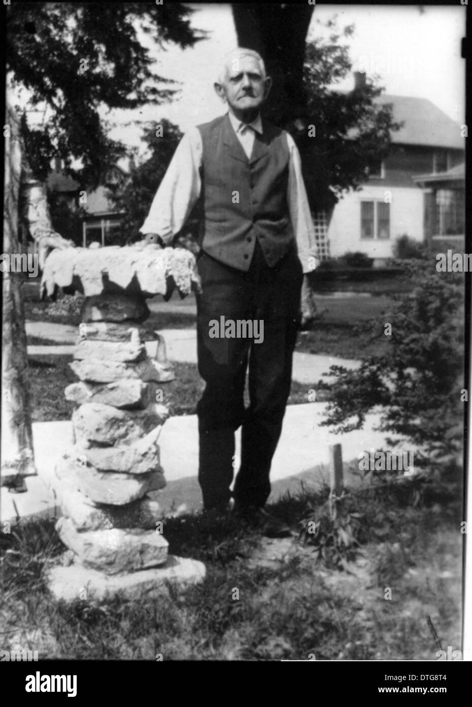 Research elderly Black and White Stock Photos & Images - Alamy