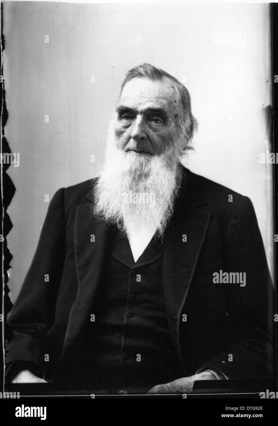 Elderly man early 1900s hi-res stock photography and images - Alamy
