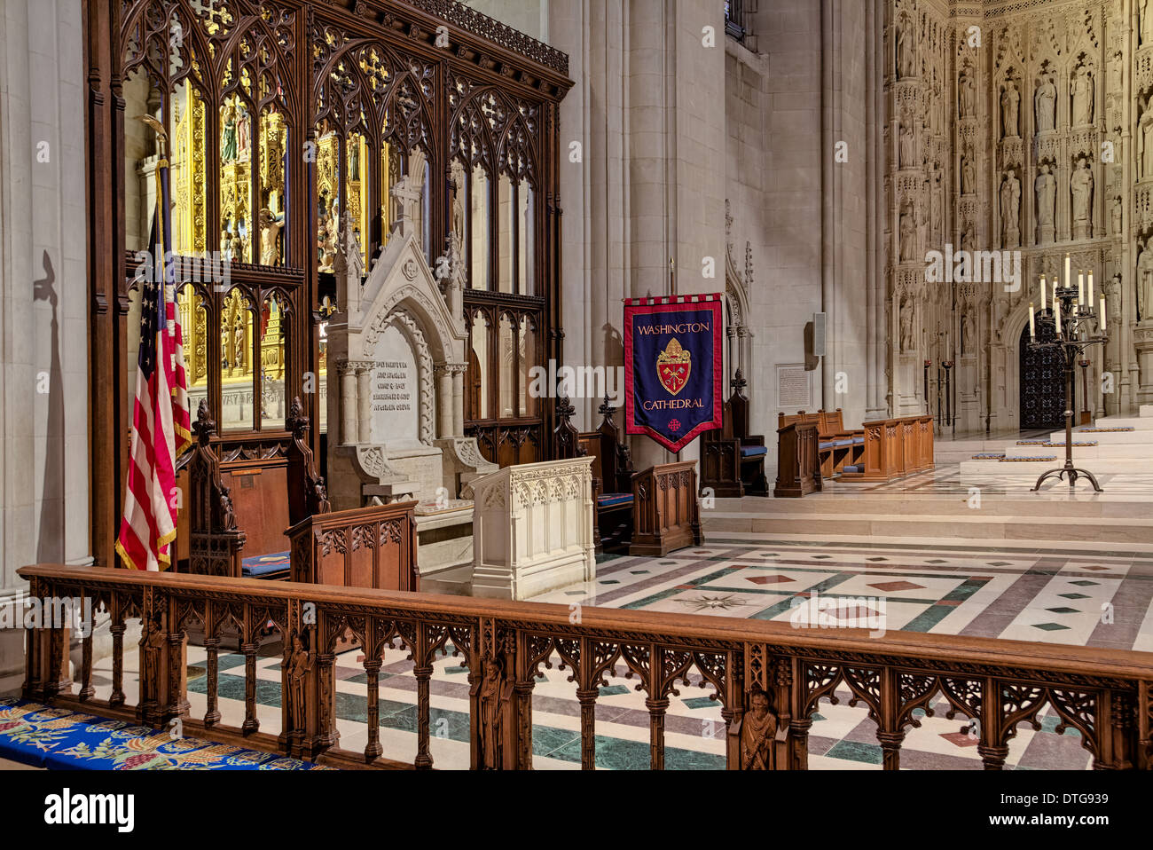 Washington national cathedral altar hi-res stock photography and images ...