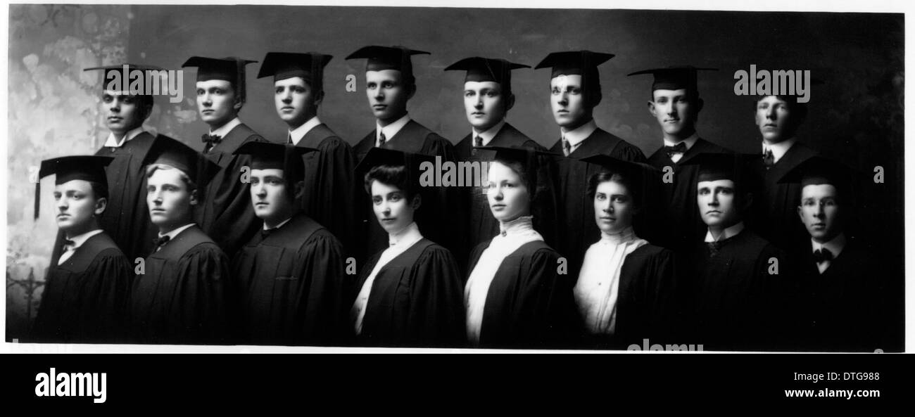 A group portrait photograph of the Miami University class of 1904 ...