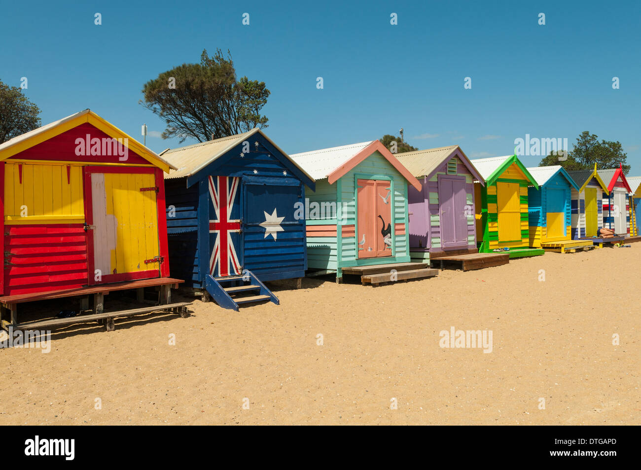 Brighton beach huts hi-res stock photography and images - Alamy