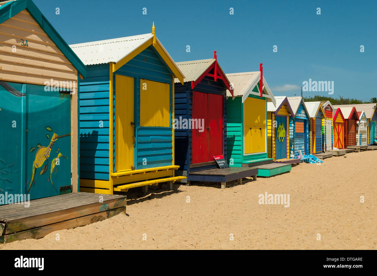 Colourful beach cabins brighton beach hi-res stock photography and ...