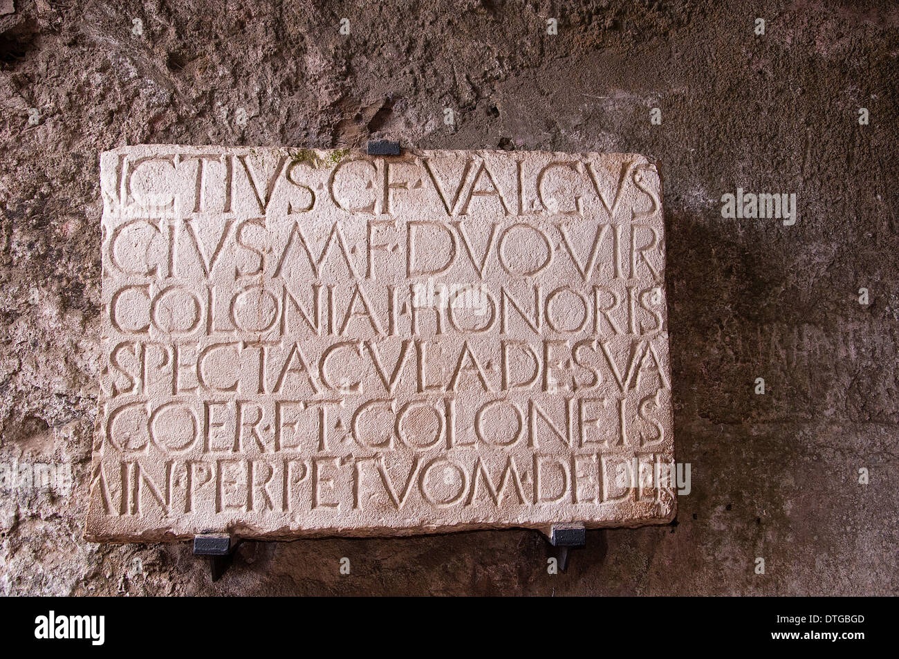 Pompeii latin inscription hi-res stock photography and images - Alamy