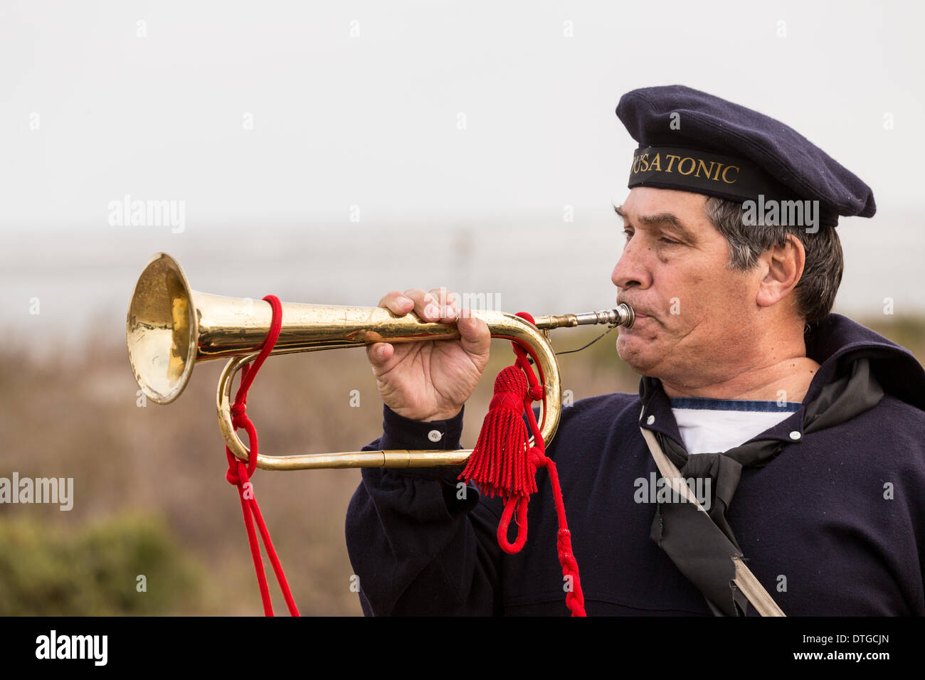 Hunley submarine hi-res stock photography and images - Alamy