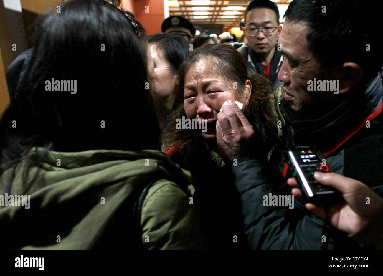 Shanghai, China. 18th Feb, 2014. Yang Guohua, mother of victim Huang ...