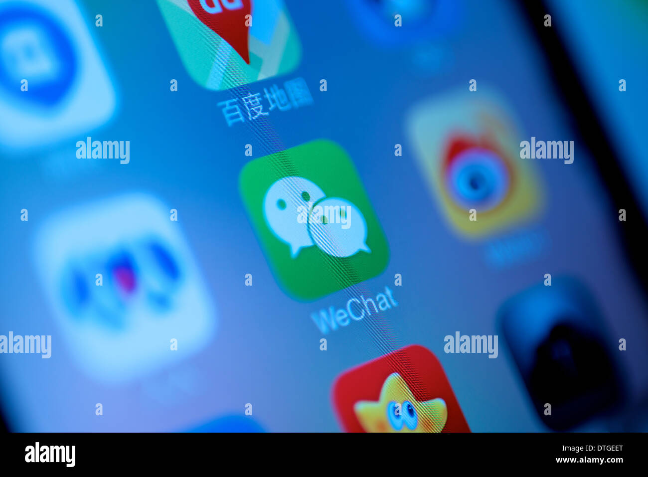Qq brand logo hi-res stock photography and images - Alamy