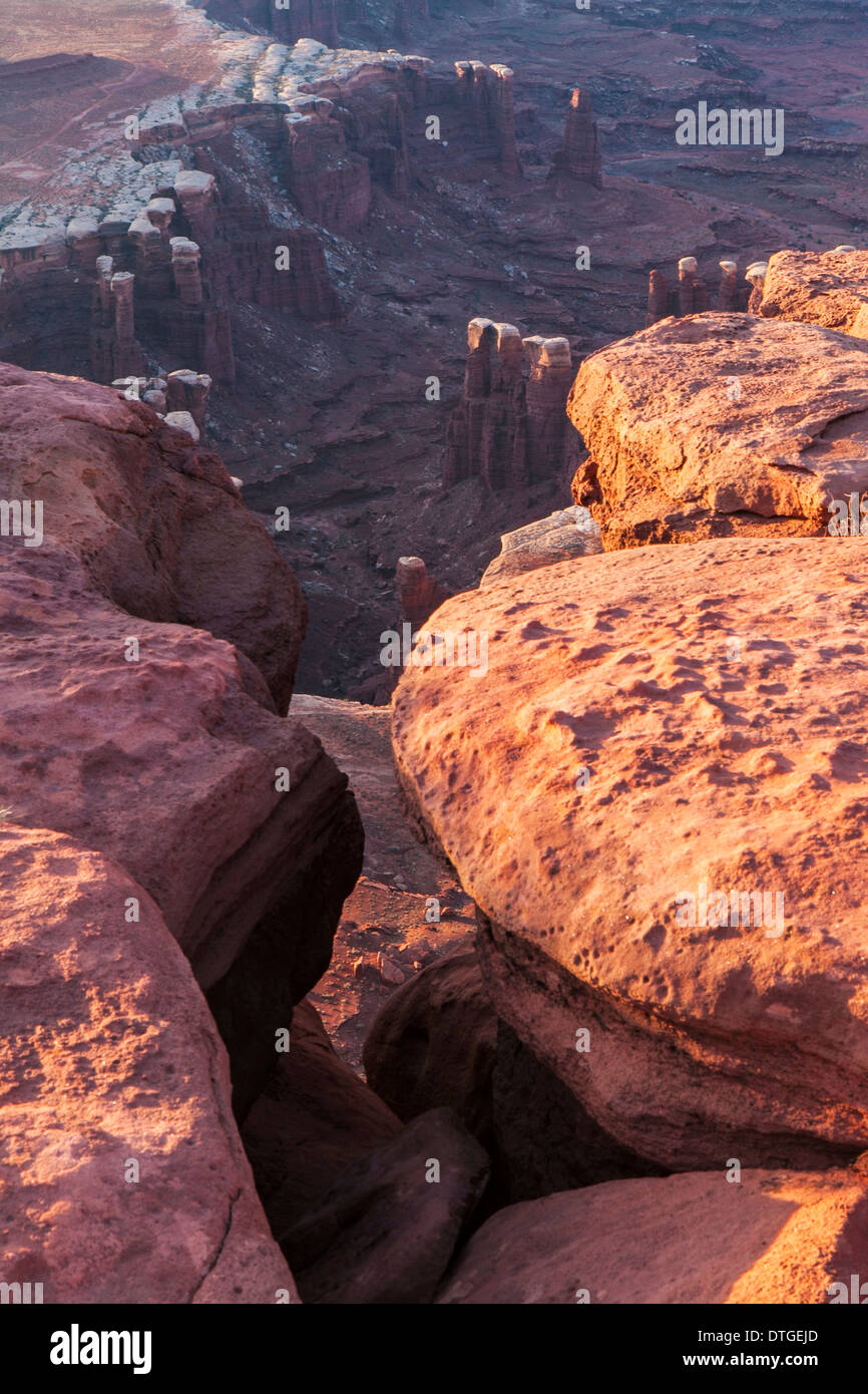 The White Rim at sunrise from the White Rim Overlook in Canyonlands ...