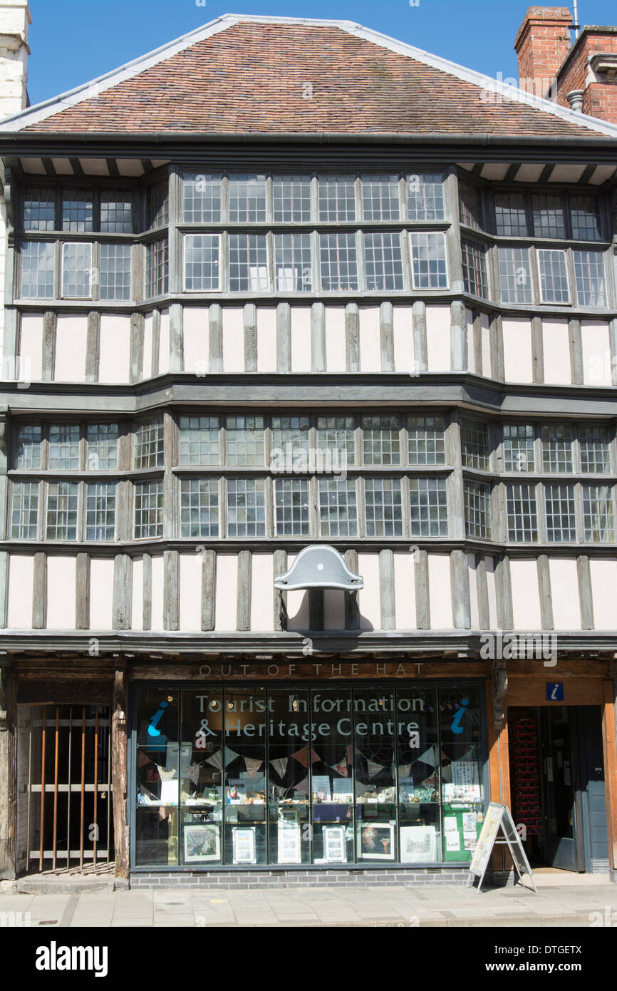 Shops and restaurants in Tewkesbury Stock Photo - Alamy