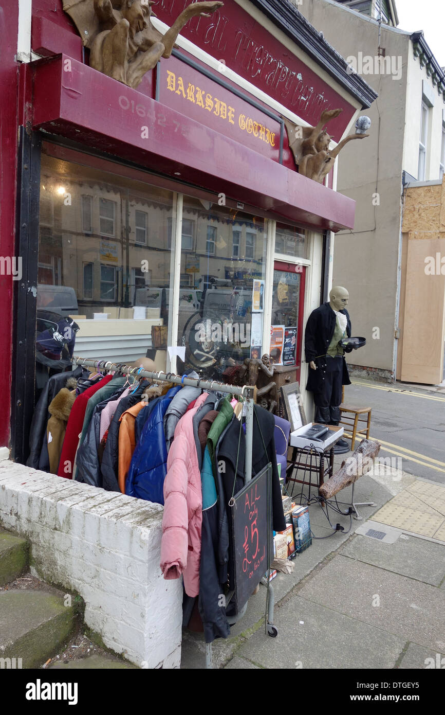 Gothic Clothing Stock Photos & Gothic Clothing Stock Images - Alamy