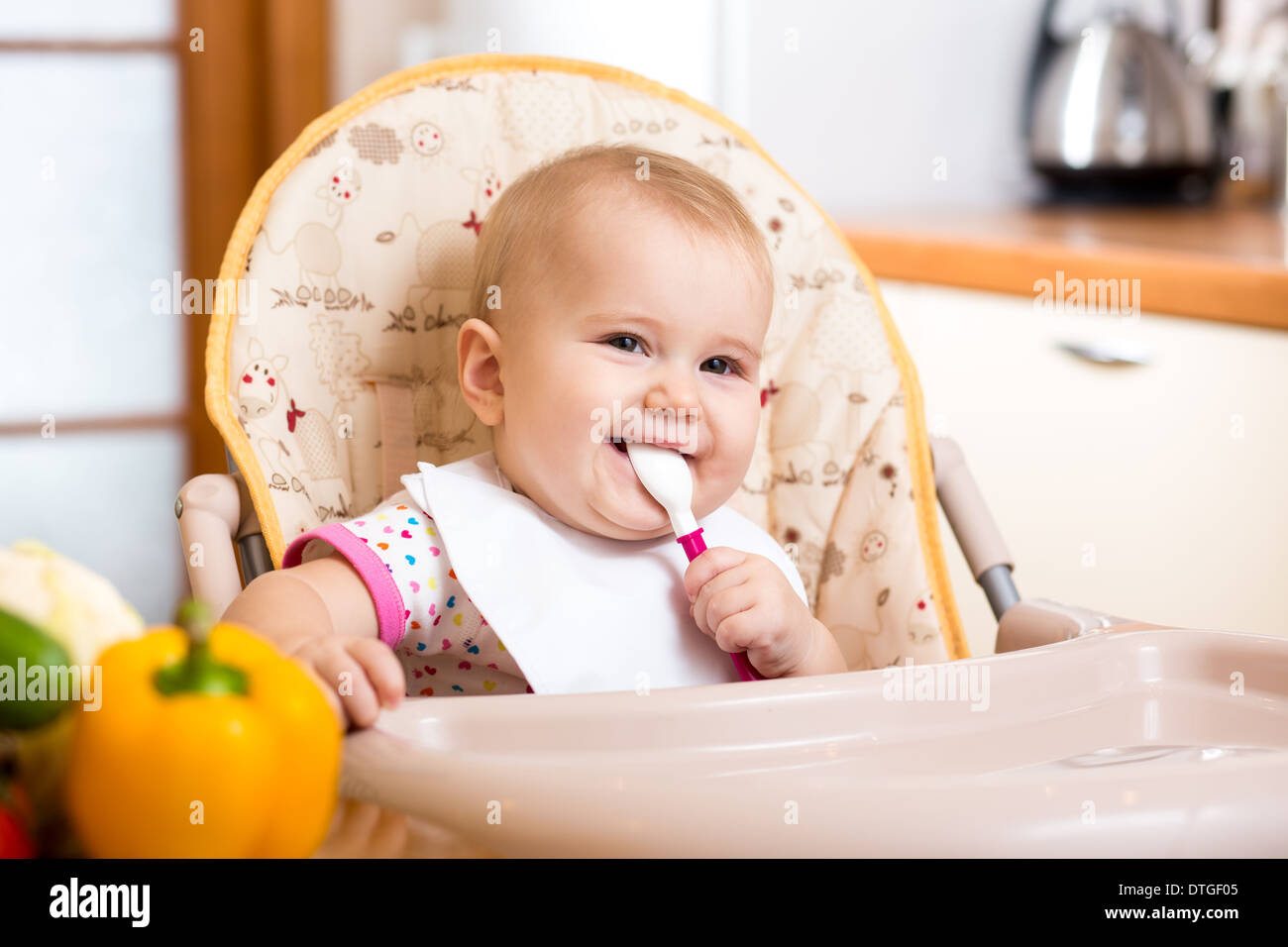Baby food head hi-res stock photography and images - Alamy