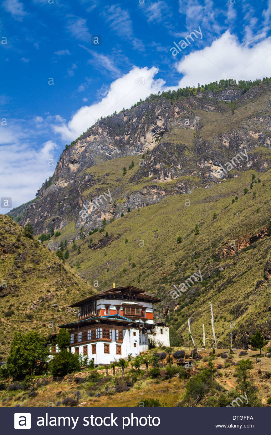 Bhutan Himalaya Trekking High Resolution Stock Photography and Images ...